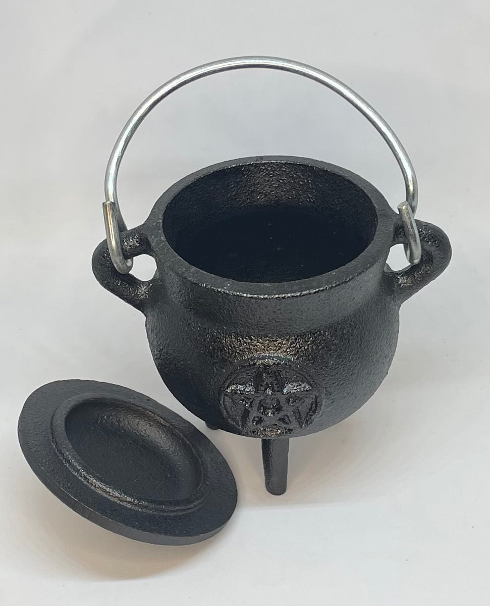 Cast-iron Mini Cauldron – Stardust Salem