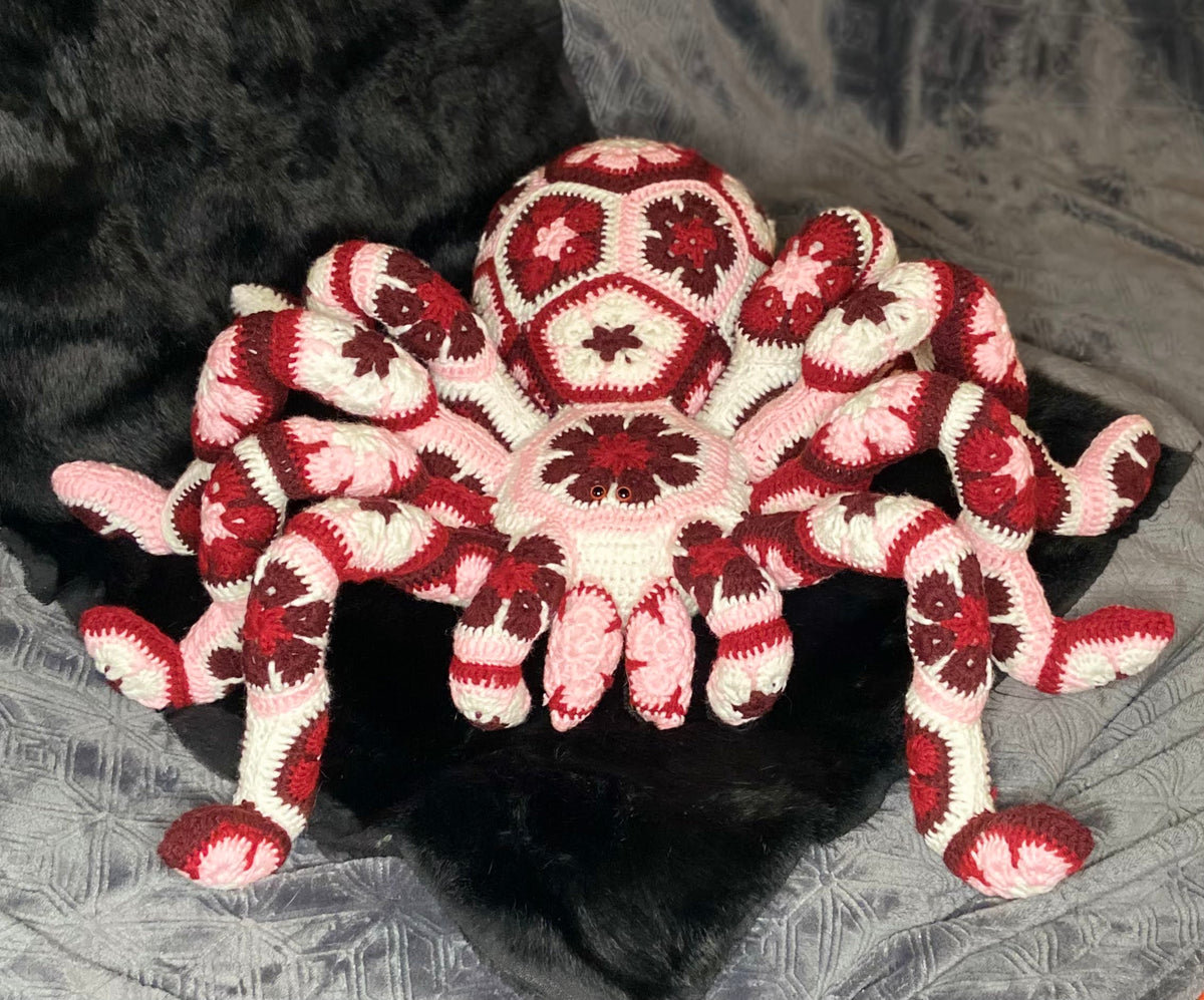 "Valentina" Crocheted Tarantula (SFC) – Stardust Salem